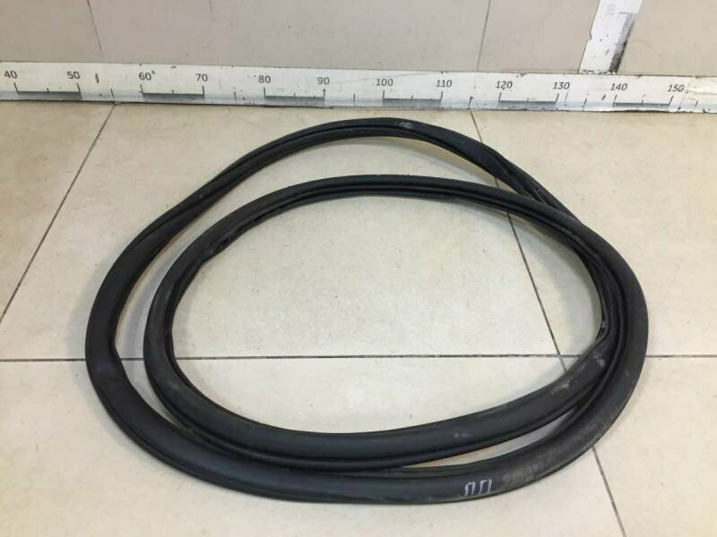 Уплотнитель проема двери передней правой Skoda Octavia A7 2013