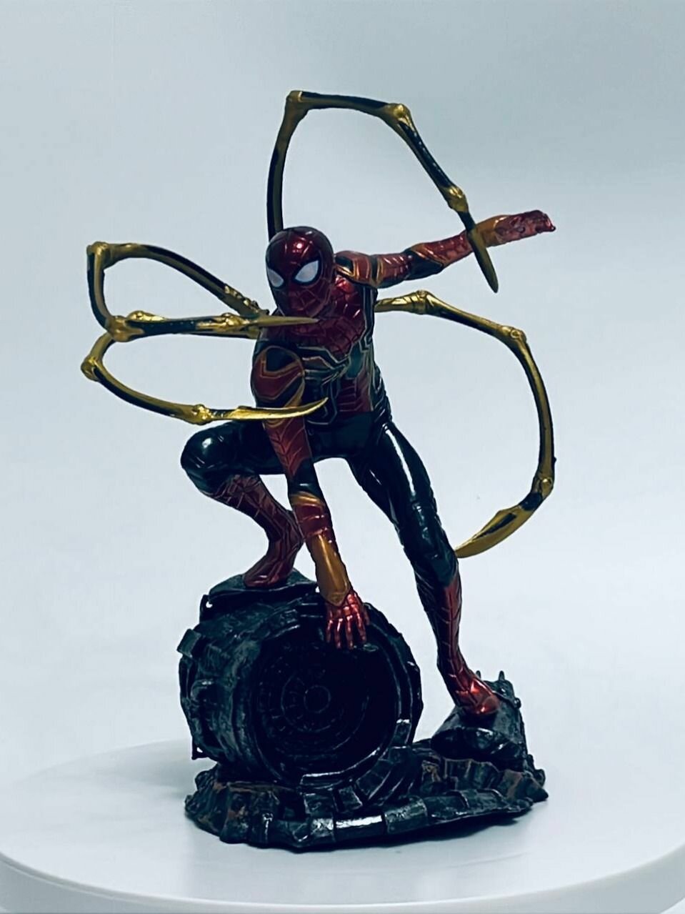 Фигурка 3D из фильма Человек-паук (Spider-Man) - Питер Паркер (Peter Parker) 20 см (коробка)