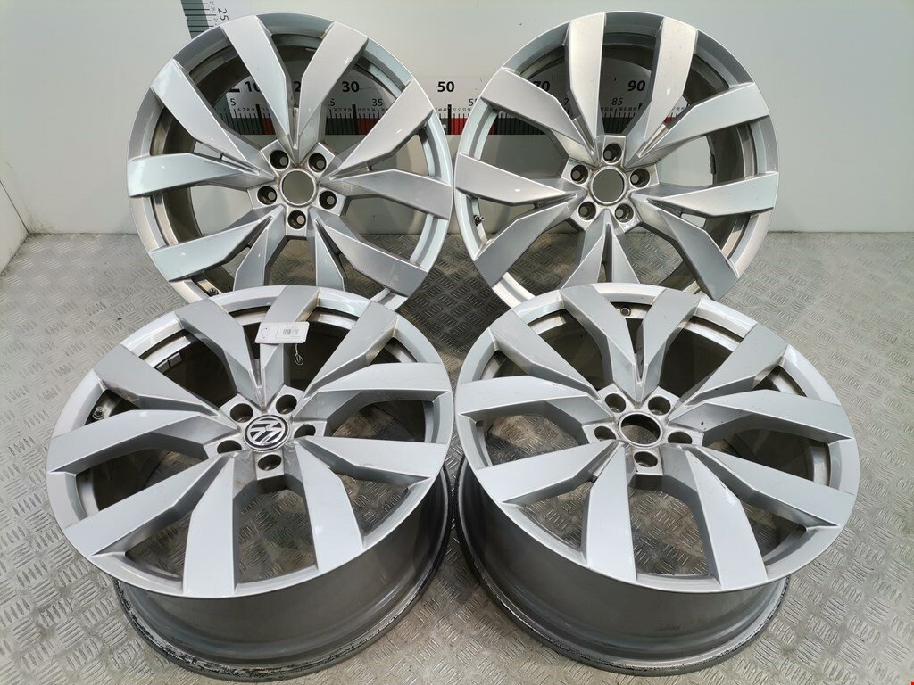 Диск литой Volkswagen Touareg 3 760601025С арт. 2208726