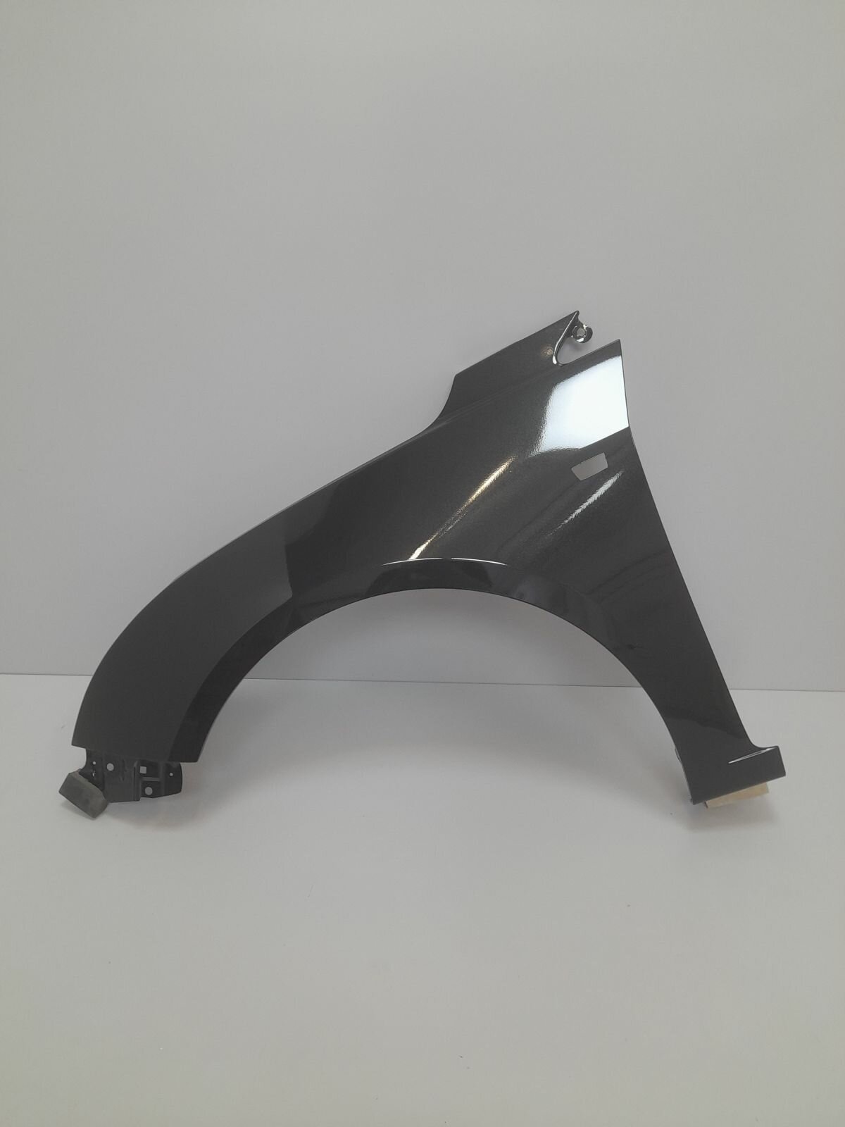 Крыло переднее левое в цвет для Шевроле Круз 2008 - 2015 г. GAR - черный