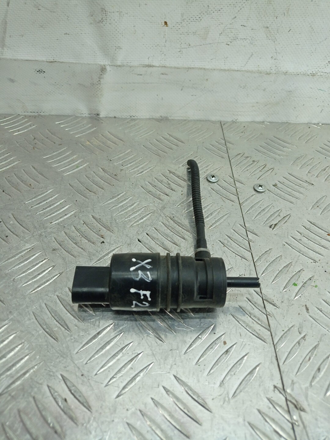 Насос (моторчик) омывателя стекла BMW X3 F25 2012 8362154