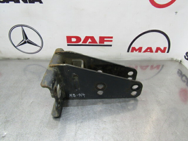 Кронштейн усилителя переднего бампера правый MERCEDES AXOR