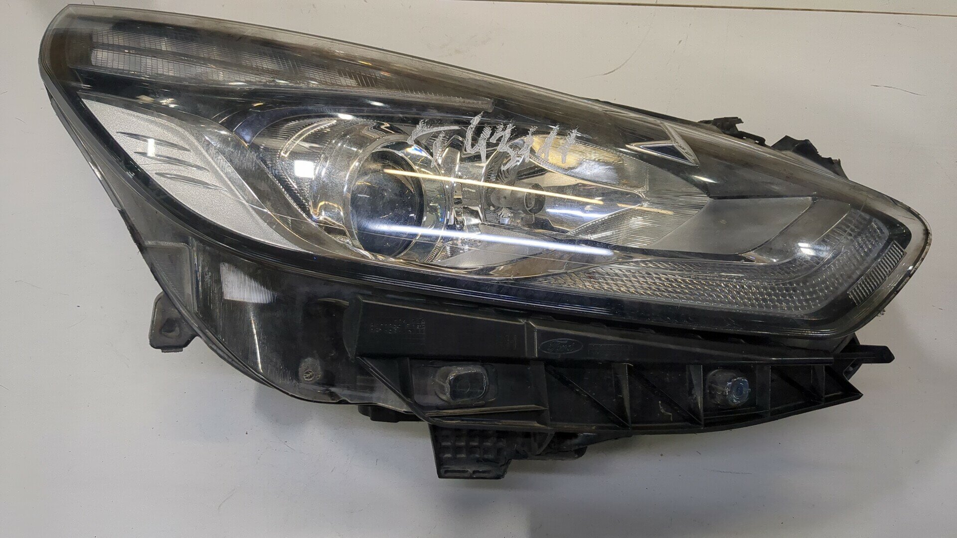 Фара (передняя) правая Ford S-Max Б/У