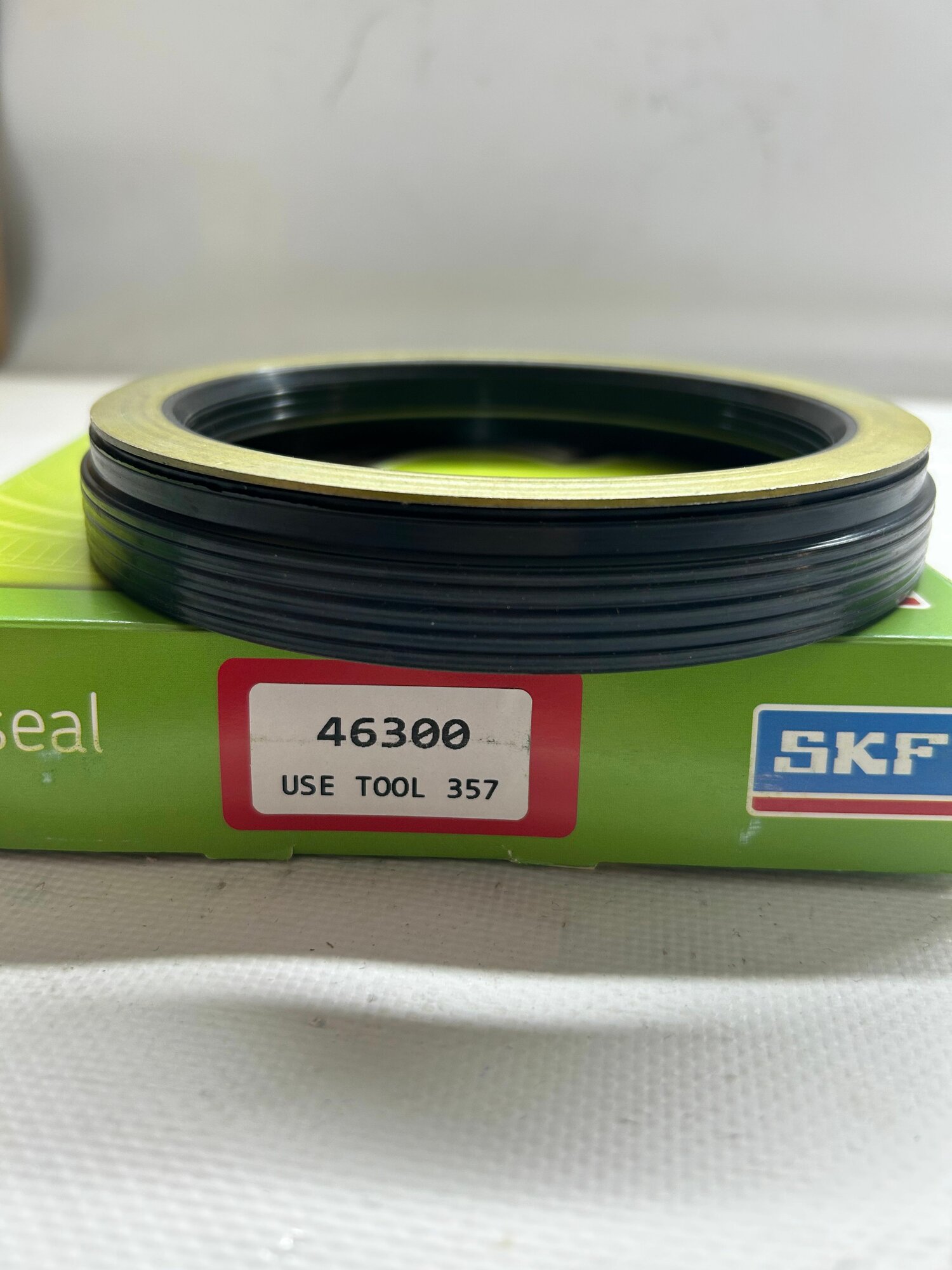 Сальник ступицы прицепа CR46300/CR46305