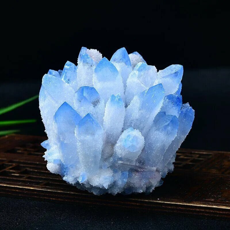 Друза натуральный камень горный хрусталь. Оберег декоративный для интерьера. Жеода минерала кварц.