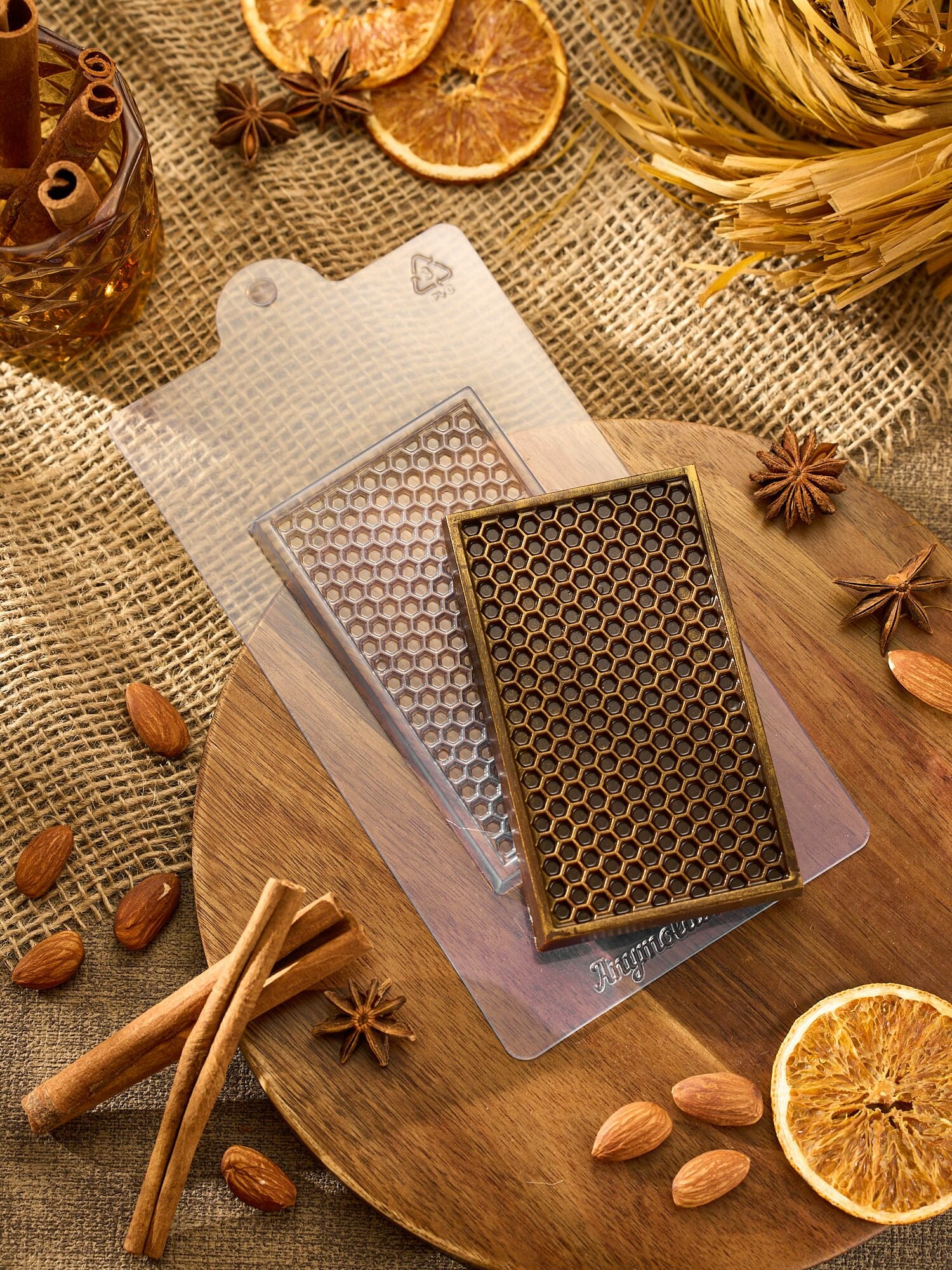 Соты плитка шоколада - формочка пластиковая для мыла и гипсовых отливок