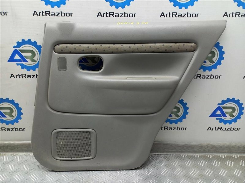 Б/У Обшивка двери задней правой Mazda Demio 1 DW3W / Мазда Демио 1 DW3W 1999