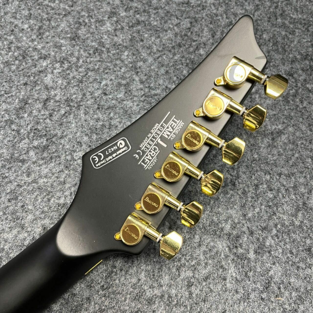 Акустическая гитара