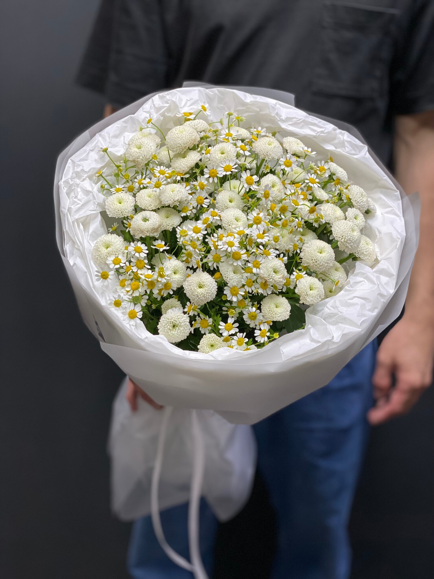 Букет ShokoFlowers "Полевые Ромашки и Помпончики", на стеблях, 45 см, стильный дизайн!