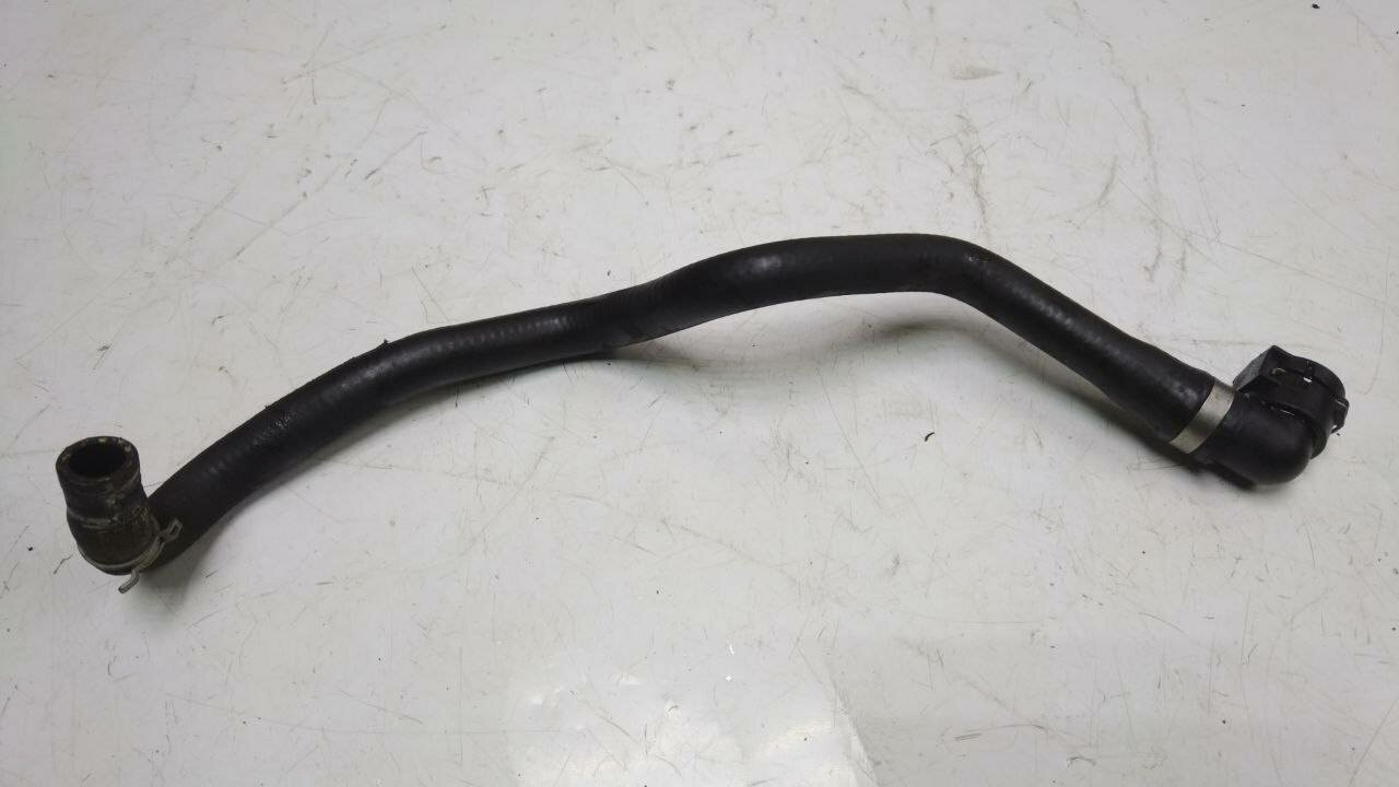 Патрубок отопителя (печки) Opel Vectra C 2004 13119230