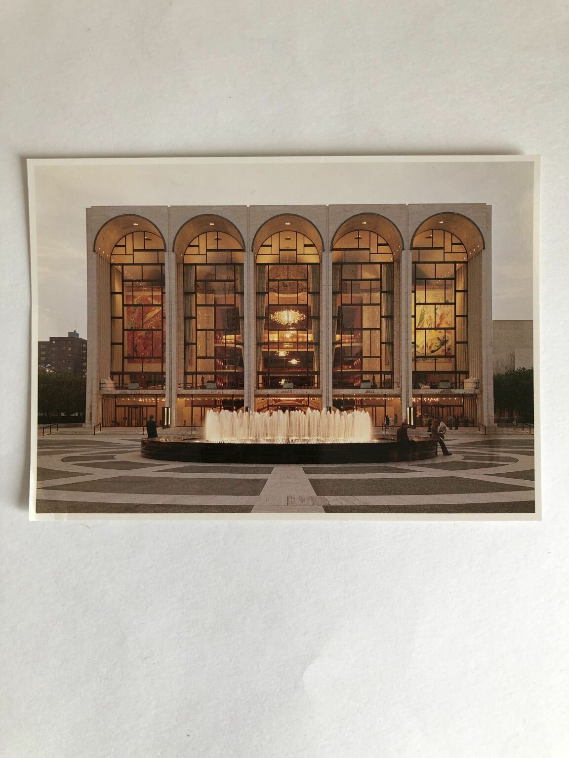 Здание Метрополитен-оперы (Metropolitan opera house-luncoln center). № 5052. Открытка