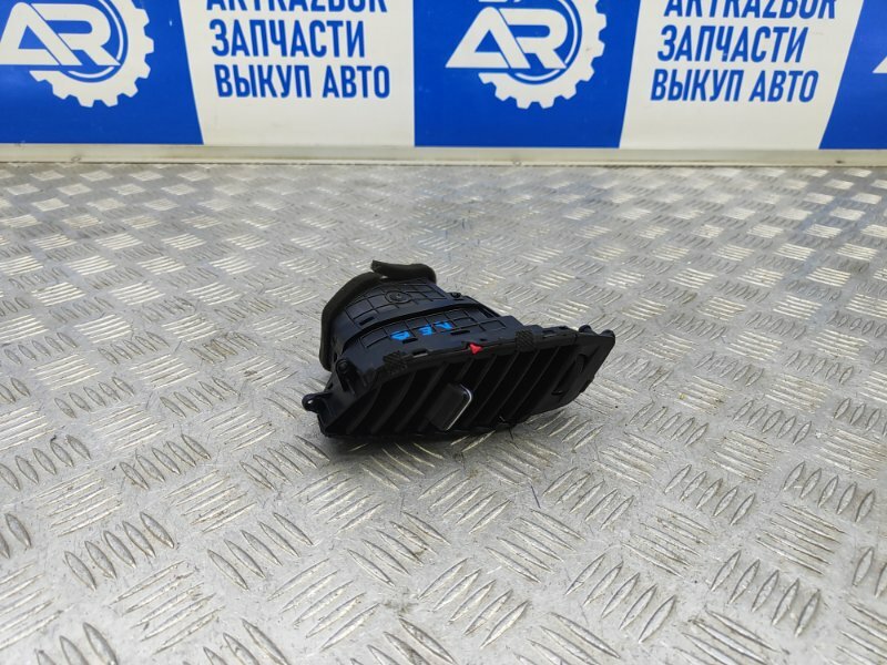 Б/У Дефлектор воздушный центральный Hyundai I30 GD / Хендай I30 GD 1.4 G4FA 100 Л.С. хэтчбек 2012 лев.