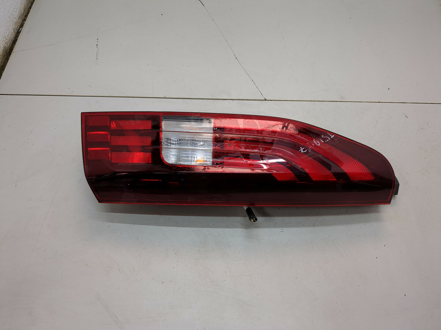 Фонарь (задний) правый Peugeot Rifter Б/У