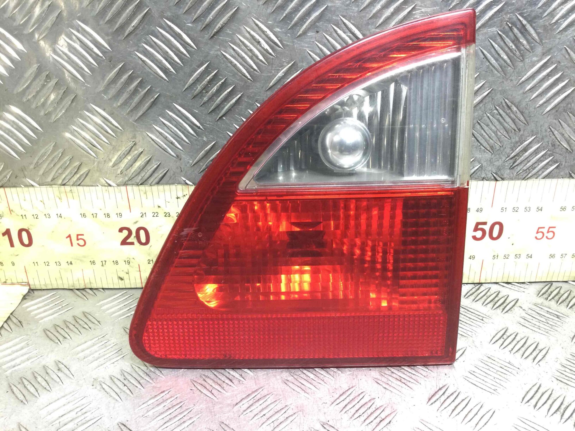 Б/У Фонарь крышки багажника правый Ford Galaxy 1 поколение [рестайлинг] (2001-2006) 2005 г.