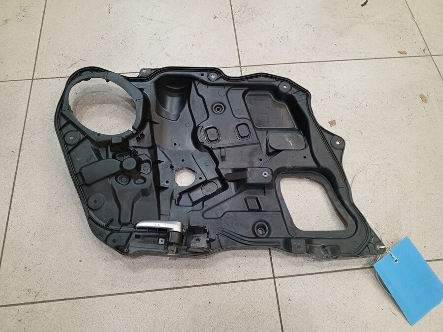 Панель двери передней левой от Mazda 3 bk 2003-2009