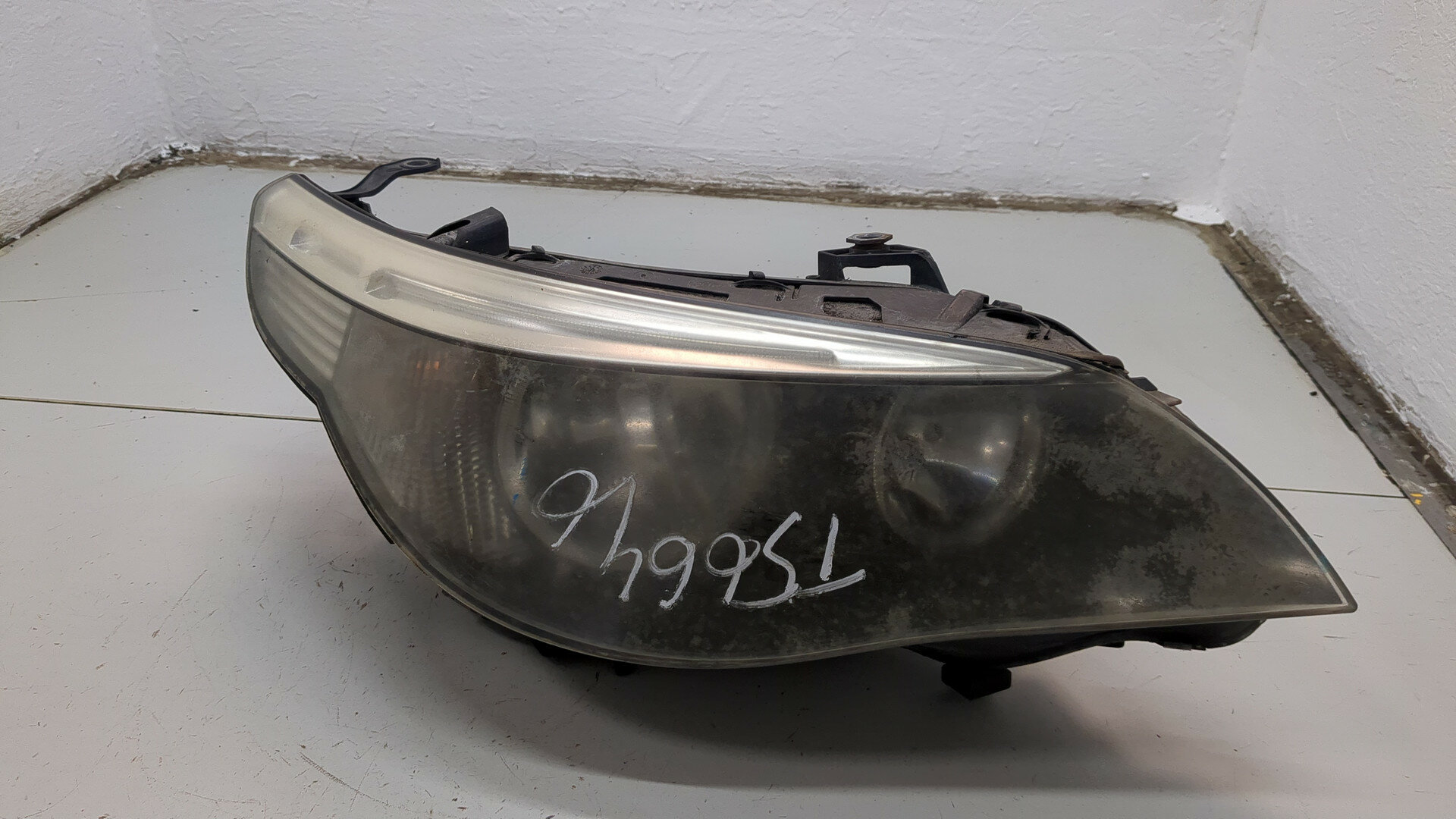 Фара (передняя) правая BMW 5 E60 Б/У