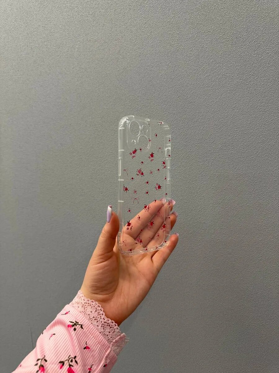Чехол на Iphone 15, полупрозрачный, принт "розовые цветочки" — фото 1