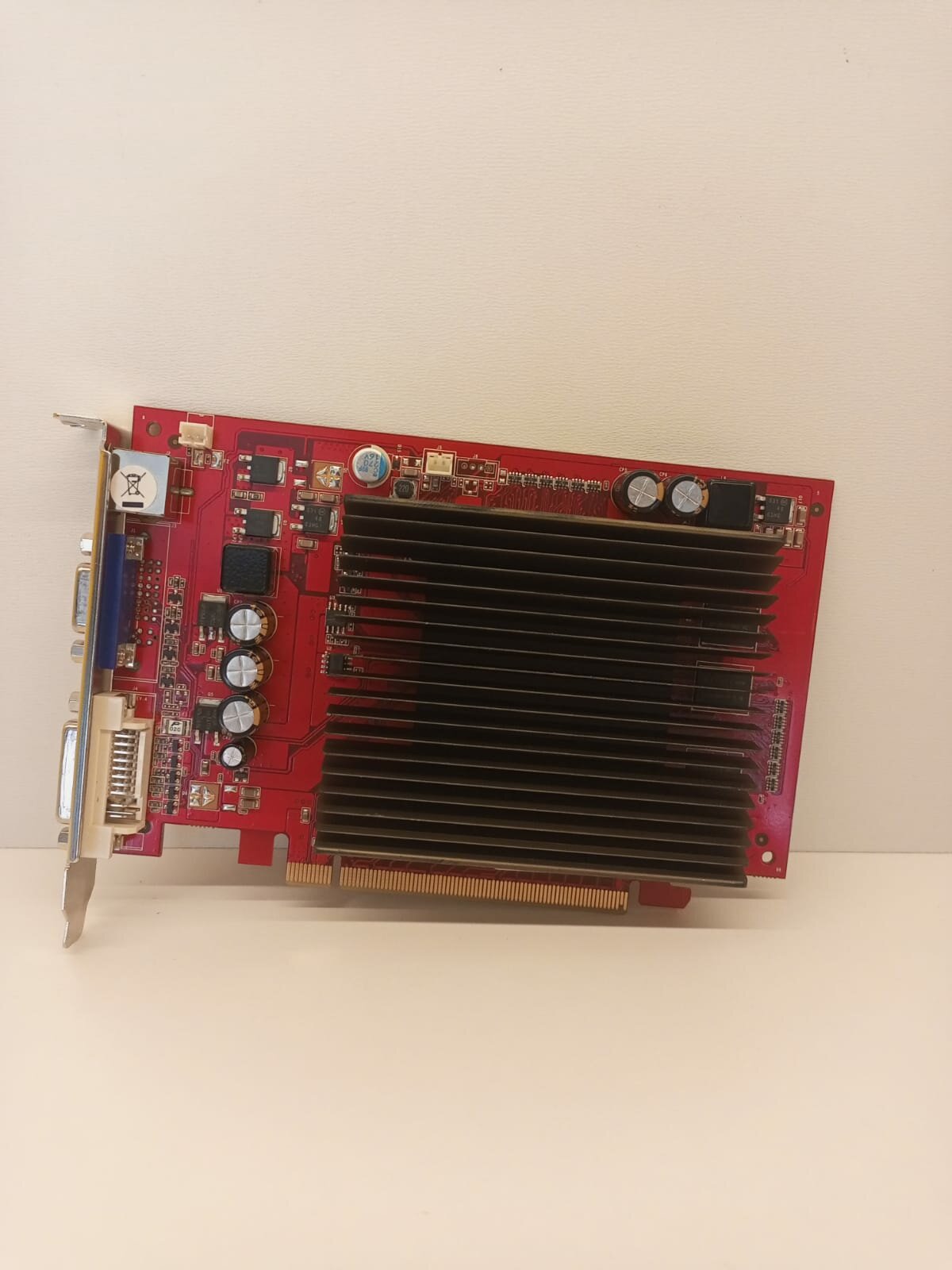 Видеокарта PCI-E Nvidia 9400GT, 512MB, DDR2, 128 бит, VGA, DVI, TV OUT