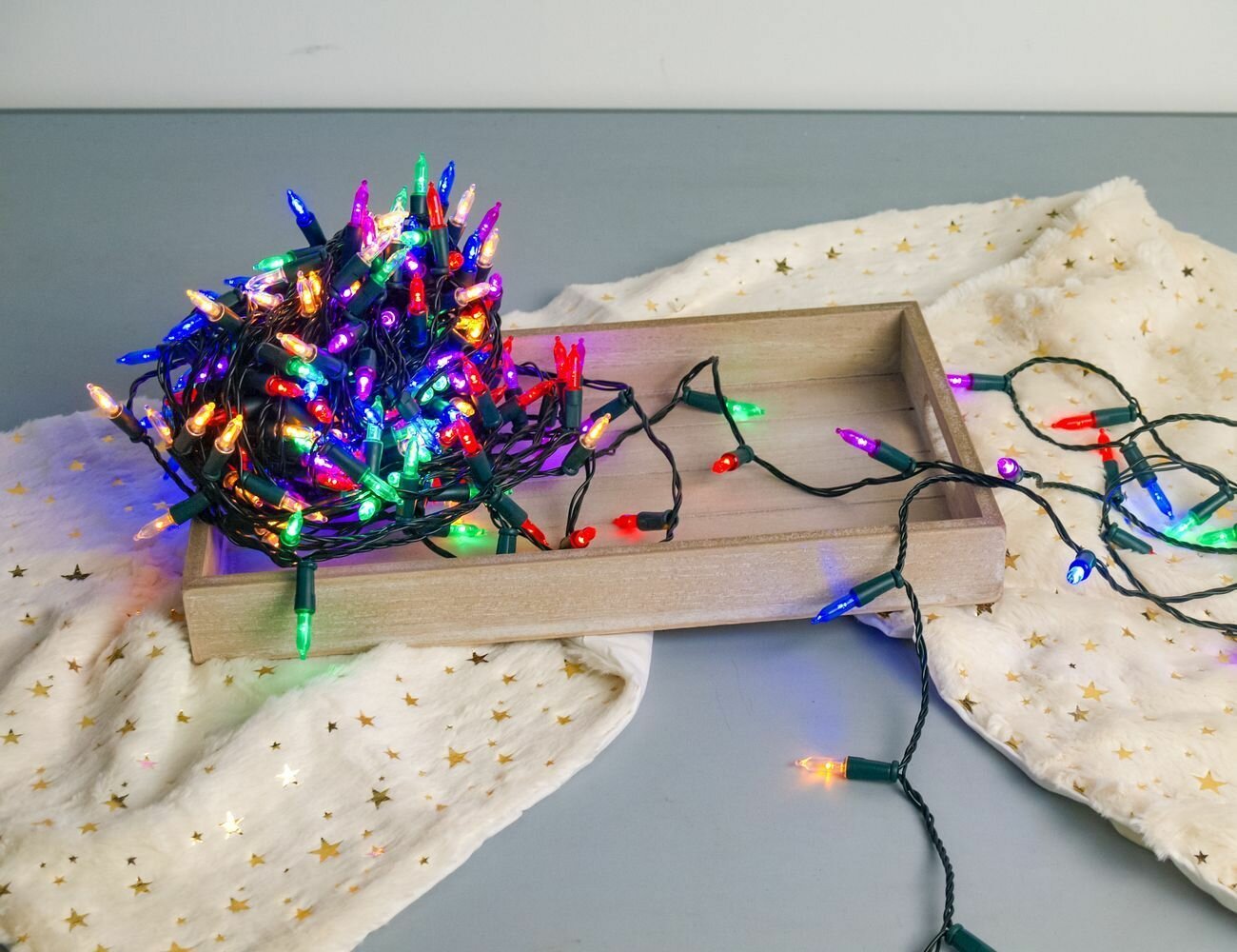 Светодиодная гирлянда винтажная, 120 разноцветных LED-огней, 12 м, 220V, контроллер, таймер, зелёный ПВХ, Kaemingk 493252