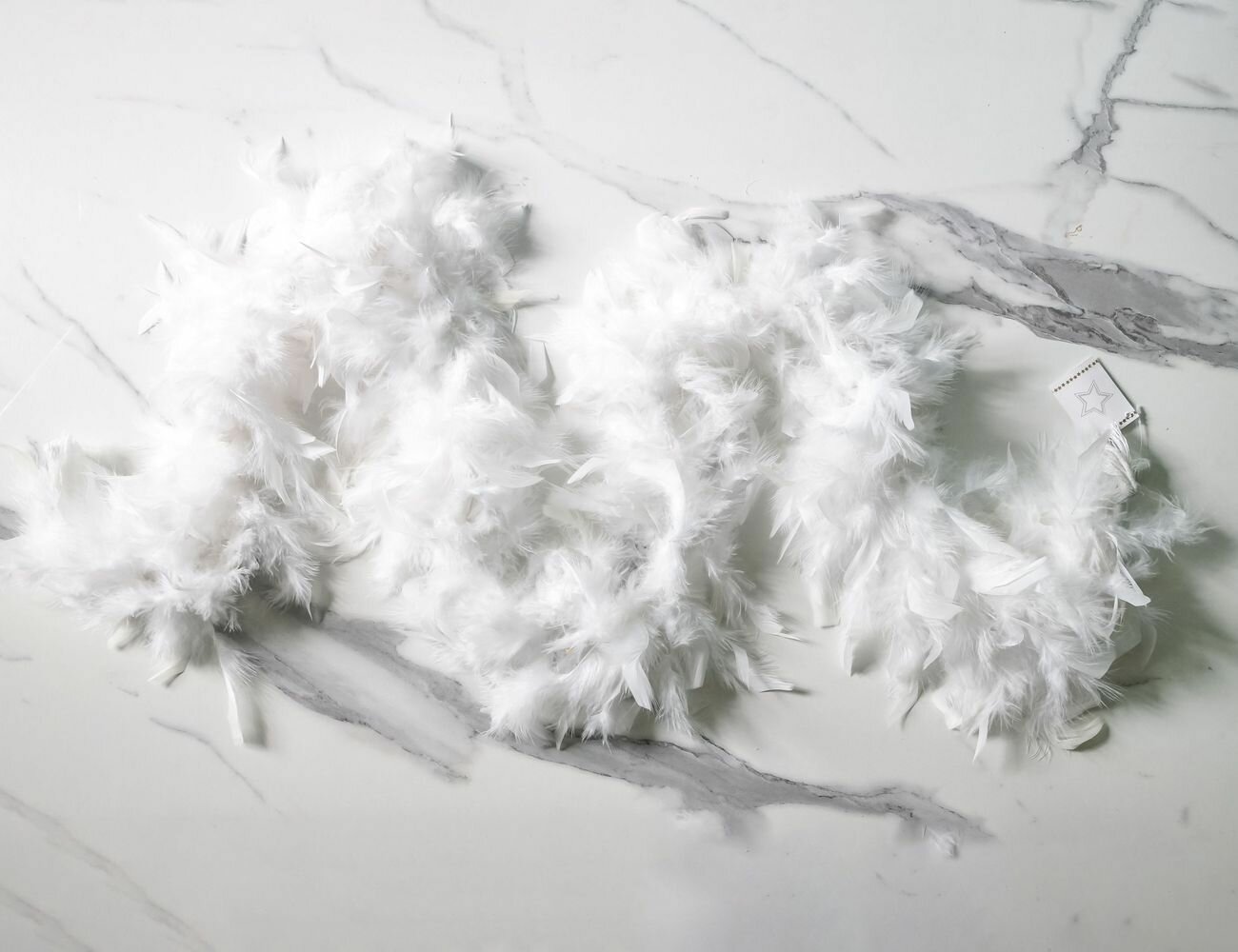 Гирлянда БОА из перьев, 184 см, цвет: белый, Kaemingk 728502/971074