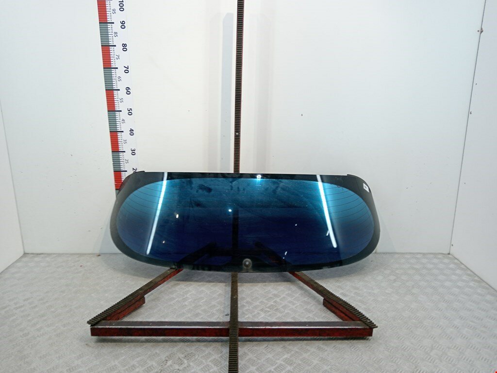 Стекло заднее Peugeot 308 арт. 2241180