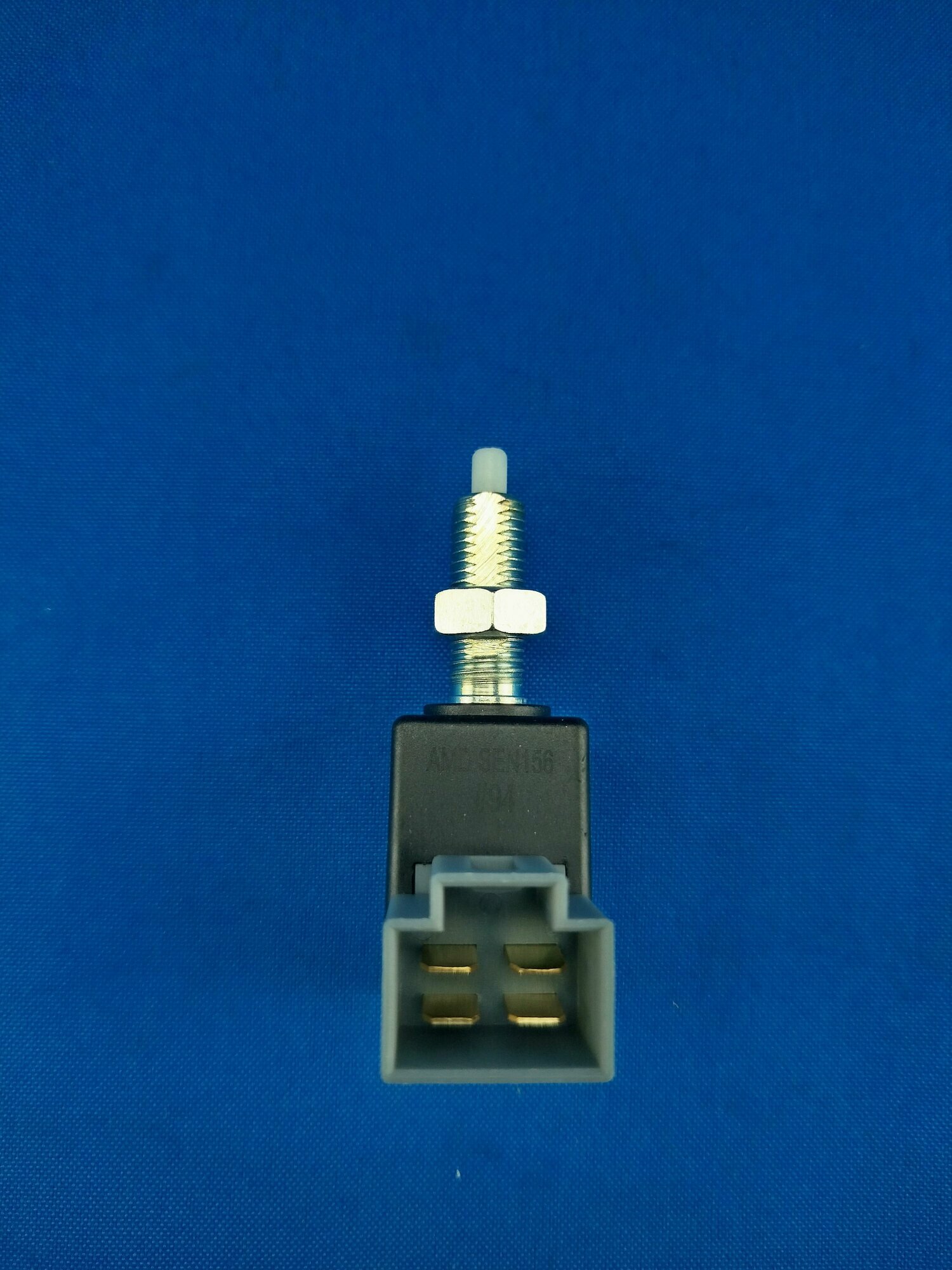 Датчик включения стоп сигнала "AMD" для автомобилей Hyundai Accent 05-> Getz 02->, Kia Rio II 06->