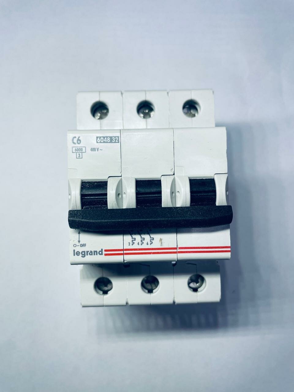 Автоматический выключатель Legrand LR Leg 604832, модульный, 3-полюсный, 6A, IP20