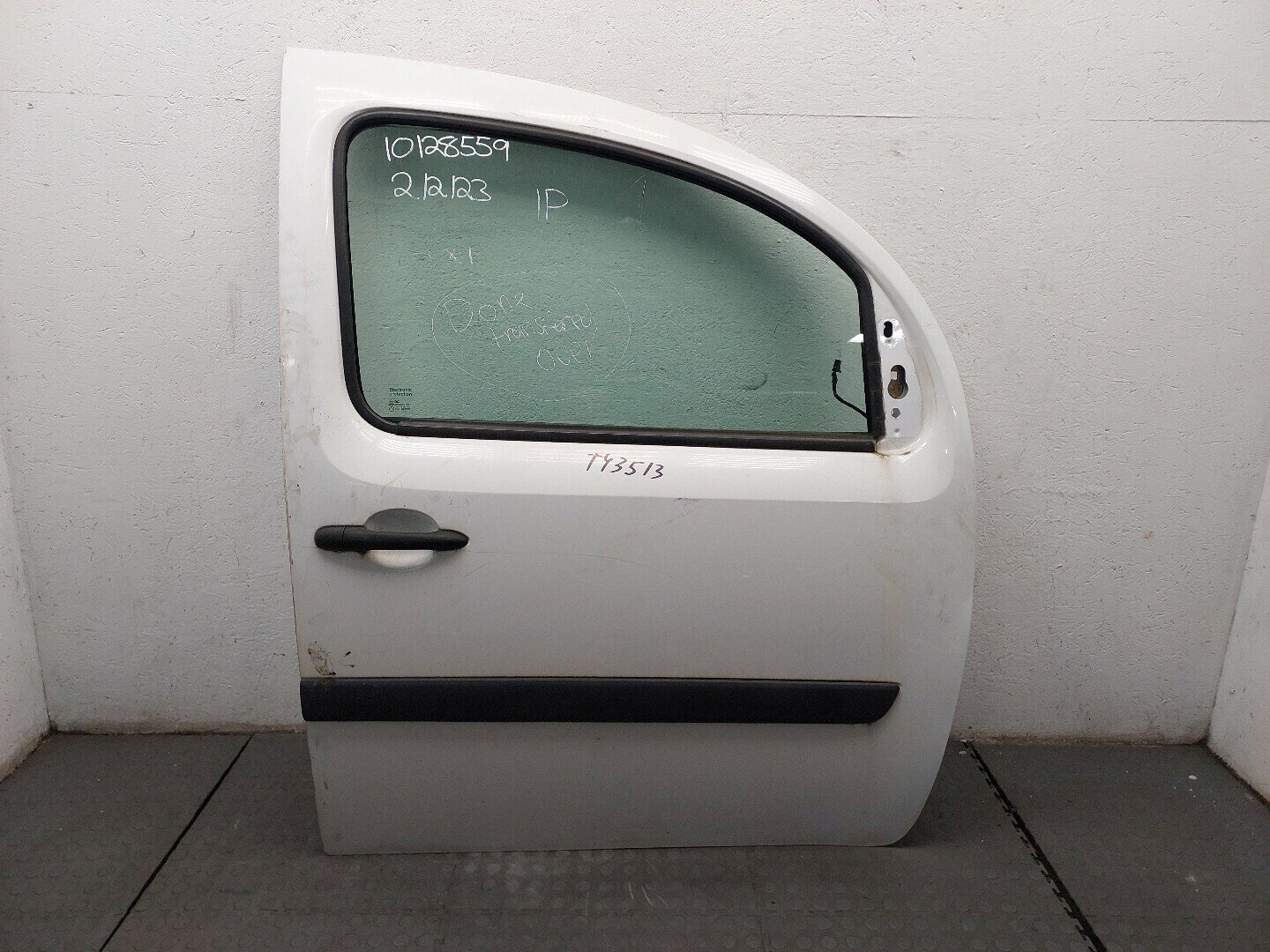 Дверь боковая (легковая) правая передняя Renault Kangoo Б/У