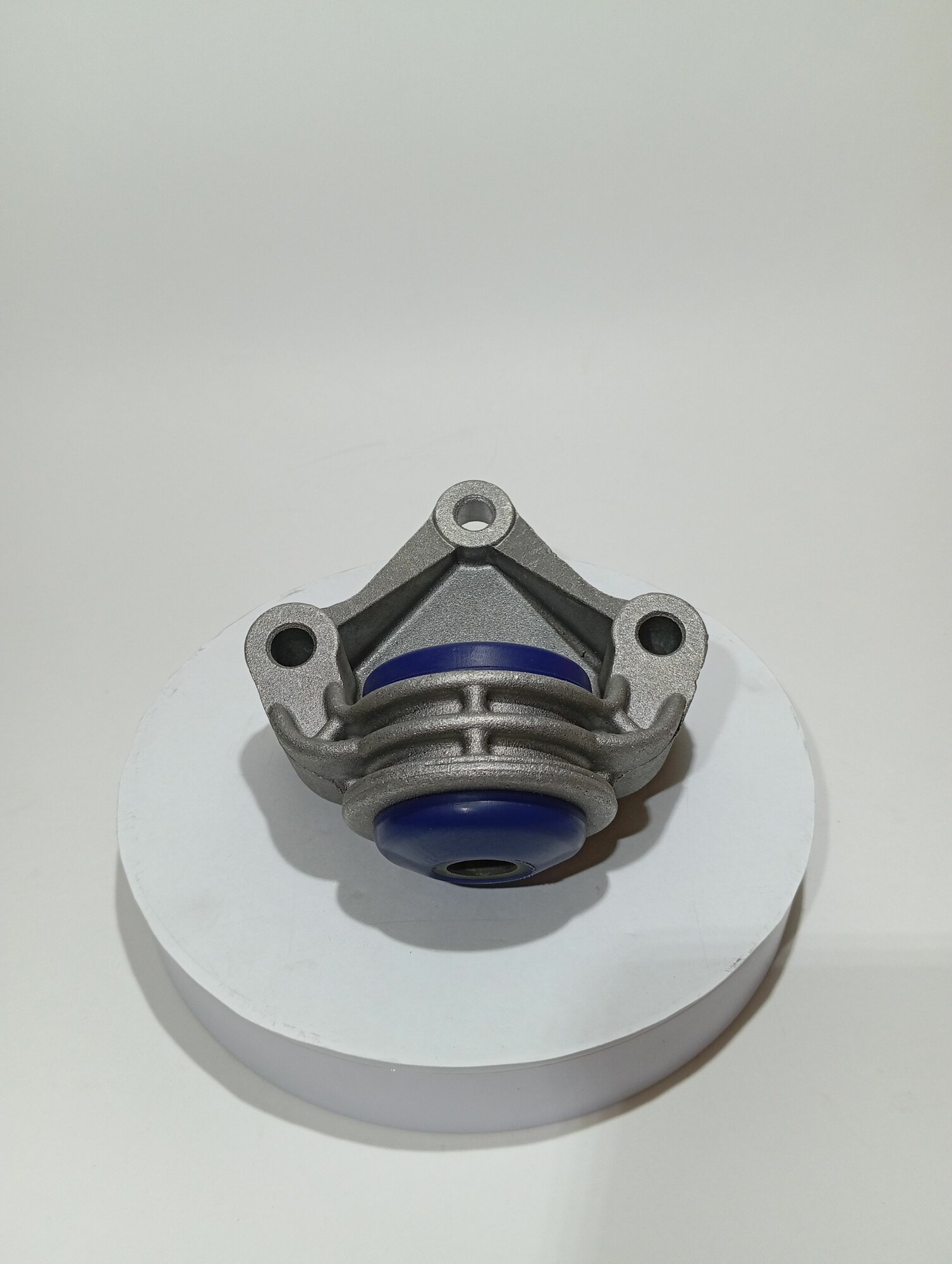 Кронштейн растяжки (краб) для а/м ВАЗ 2108-21099, 2113-2115 с полиуретановым сайлентблоком