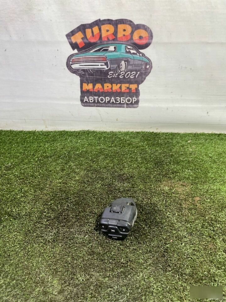 Кнопки на руле Nissan Primera P12 2.0 2003