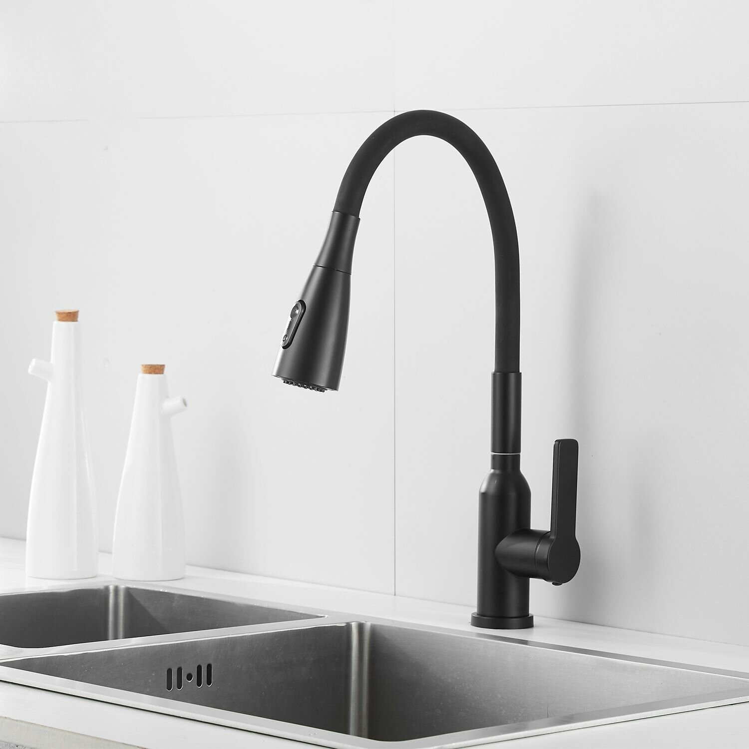 Смеситель для кухни Shevanik с гибким изливом, с выдвижным 2-х режимным аэратором, черный