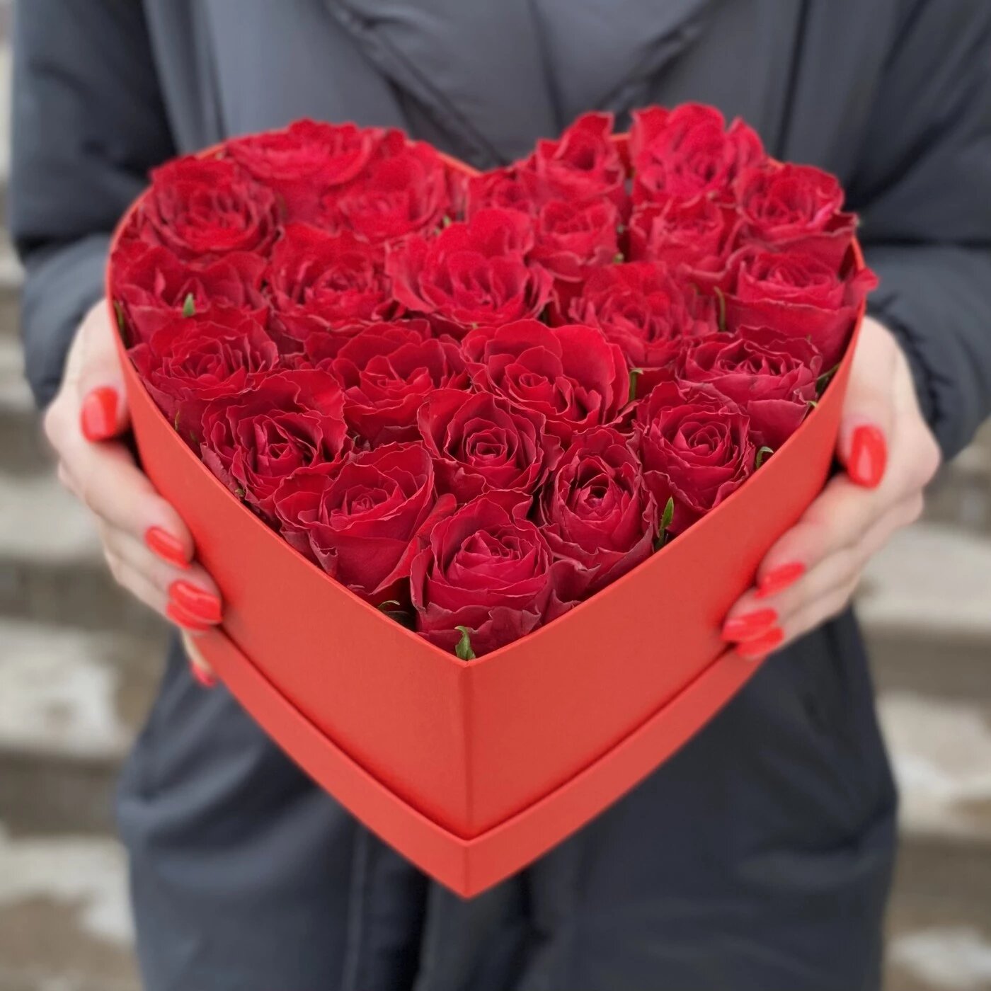 Коробка сердце с красными розами, 25 шт, роскошный подарок, премиум цветы, премиум букет