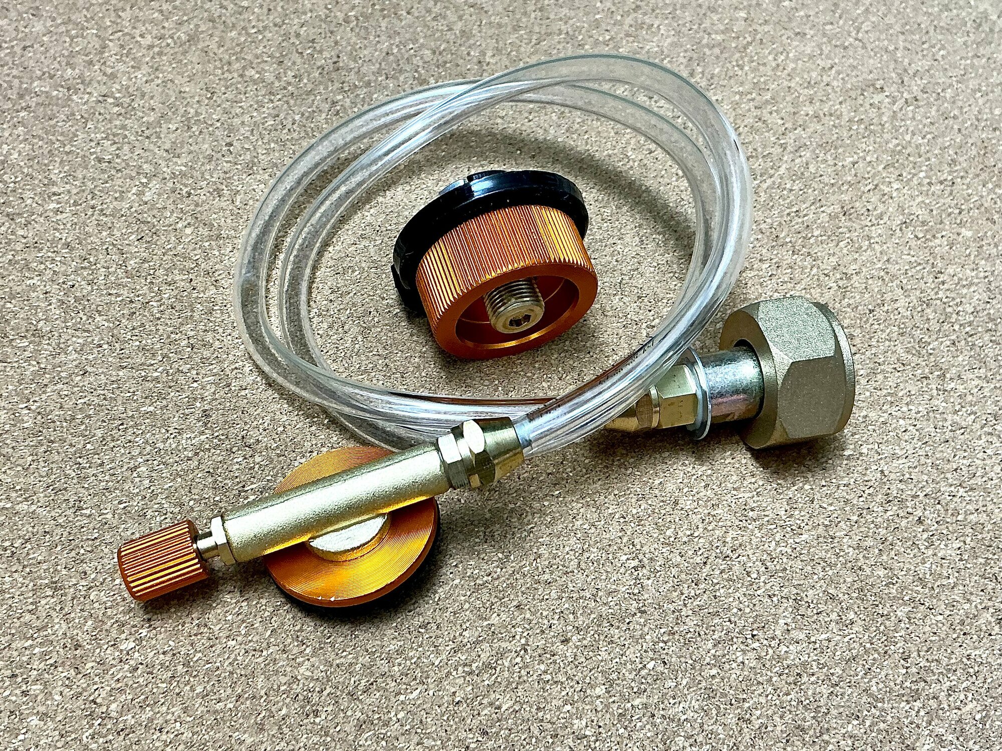 Адаптер (переходник) универсальный для заправки газовых баллонов (в т. ч. туристических)