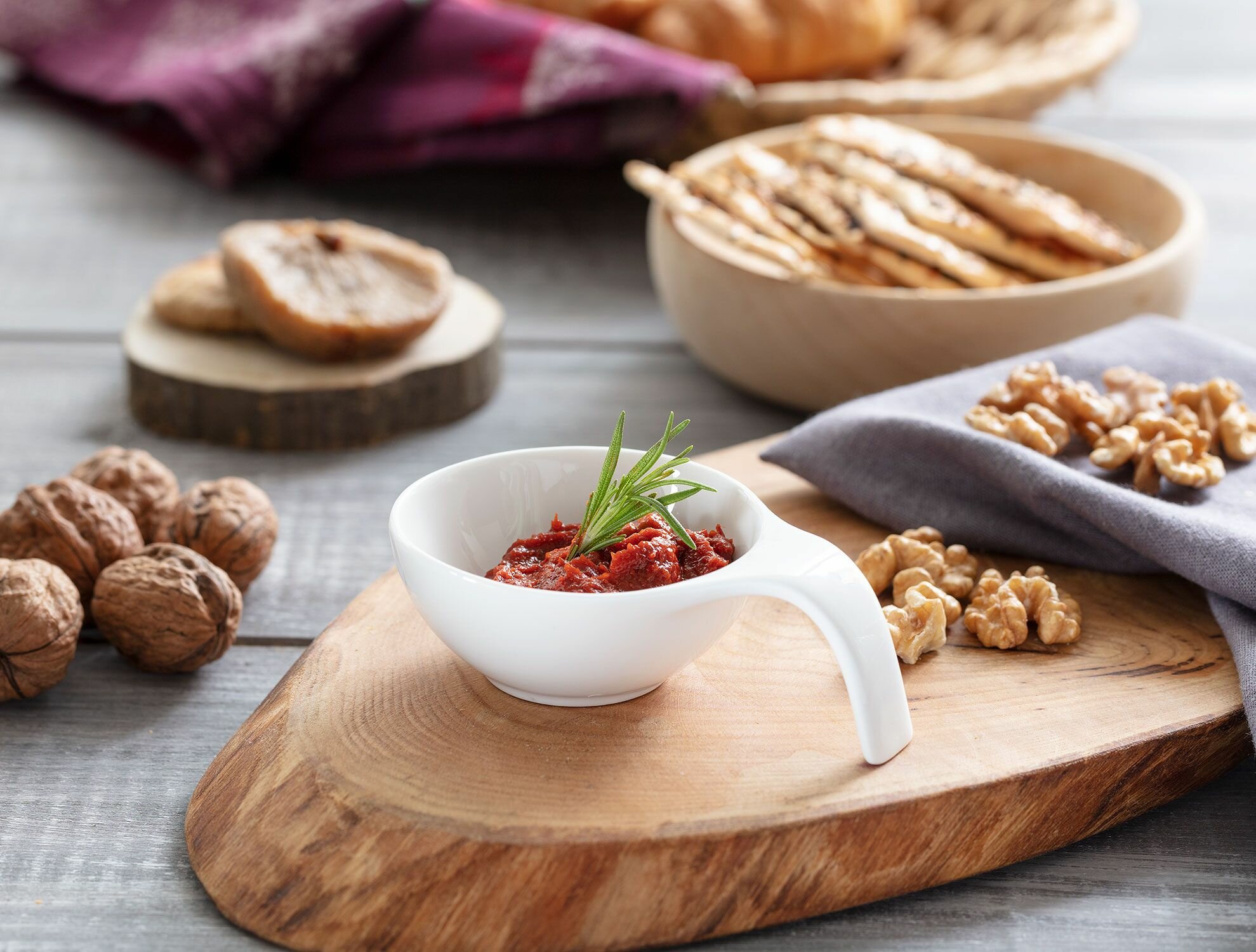 Соусник фарфоровый, соусница. Состав:100%Костяной фарфор. Размер:7,8X11,5X3,8CM. Цвет: Белый/PETIT