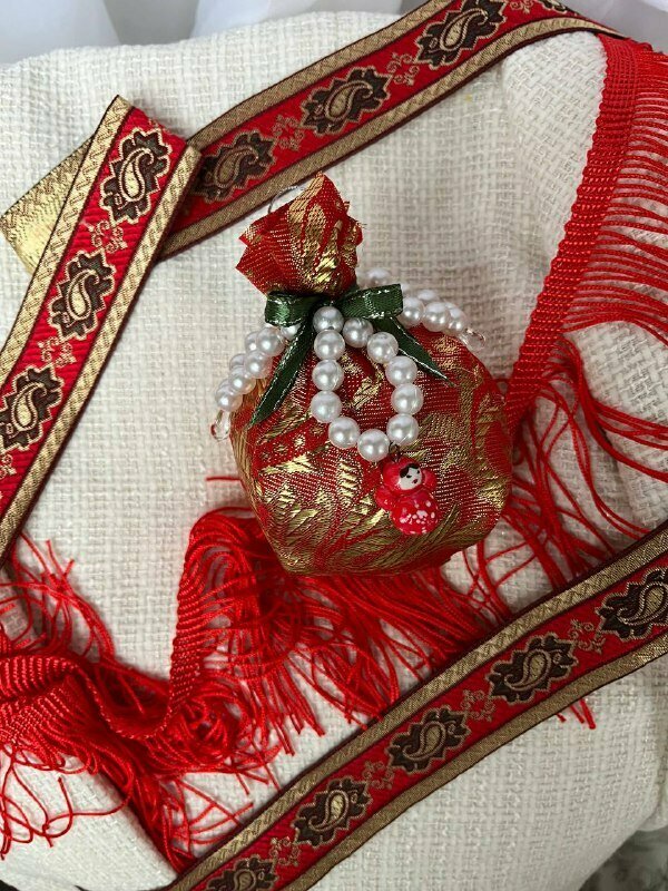 Елочная игрушка "Матрешка", ручная роспись, бисер, красный цвет, 8 см