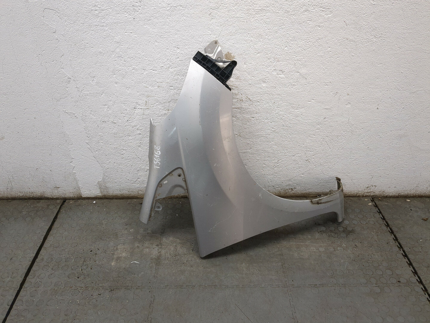 Крыло правое переднее Honda Fit Б/У