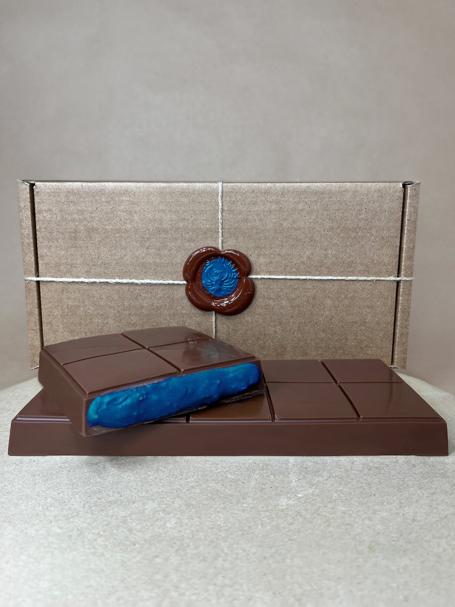 Веганский молочный шоколад с голубой спирулиной Vegan Mix 100 гр