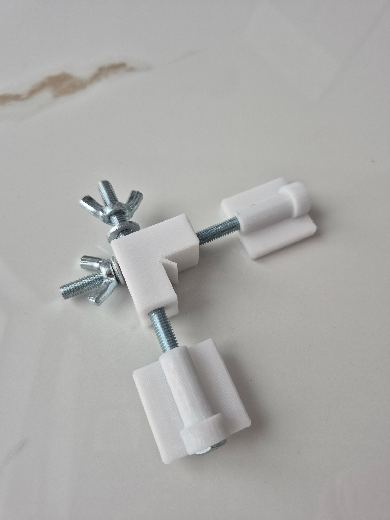 Уголок стяжка для внешнего угла керамогранита и керамической плитки