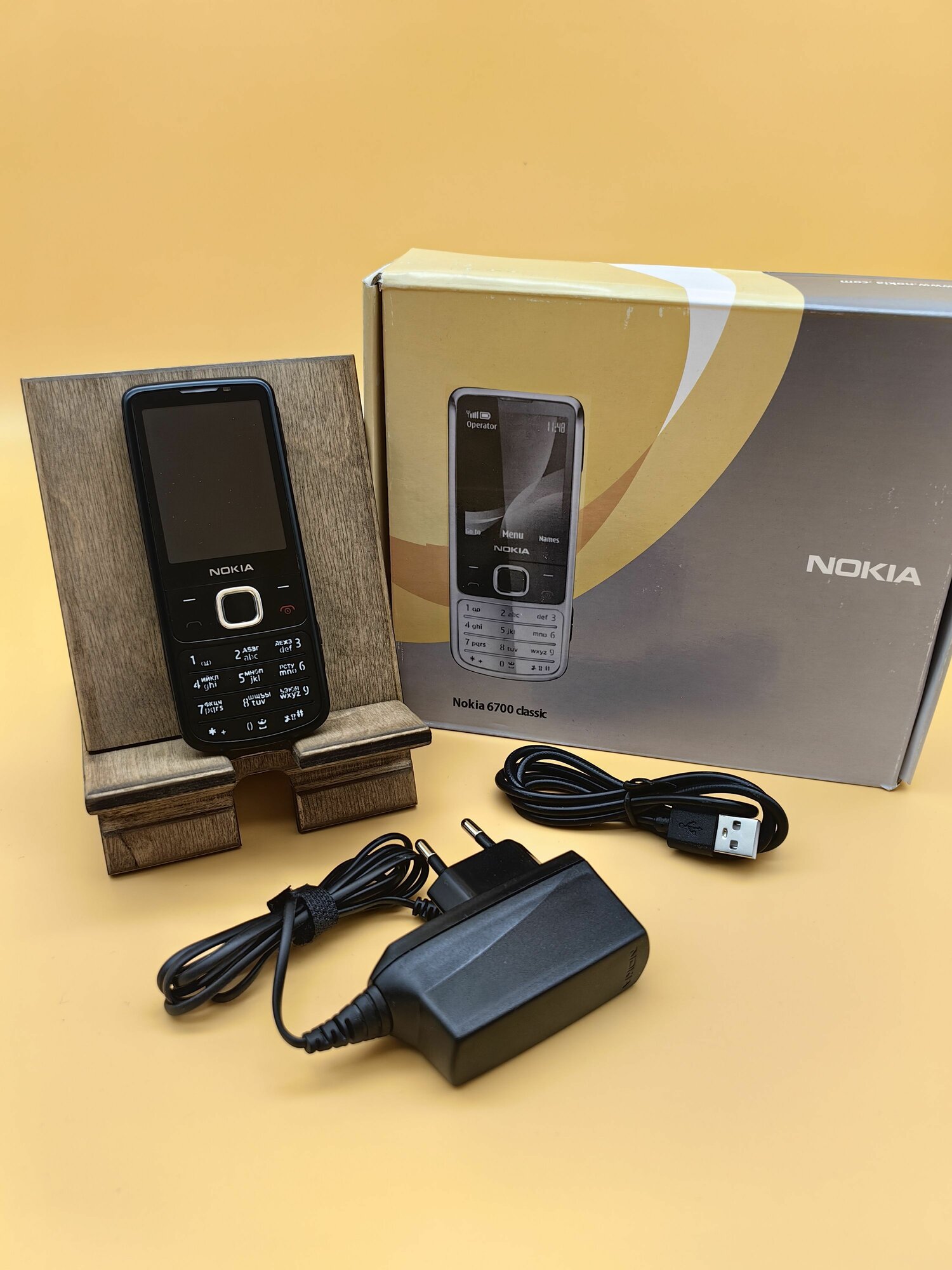 Мобильный раритетный кнопочный телефон Nokia 6700 Classic, Черный