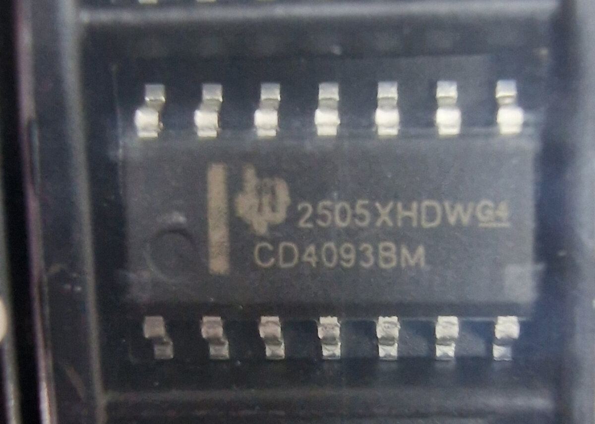 Микросхема 4093BM SMD