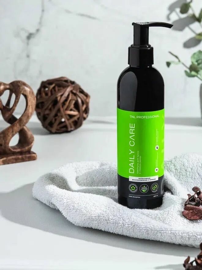 Шампунь для сухих и ломких волос с кератином, коллагеном и маслом авокадо TNL Professional