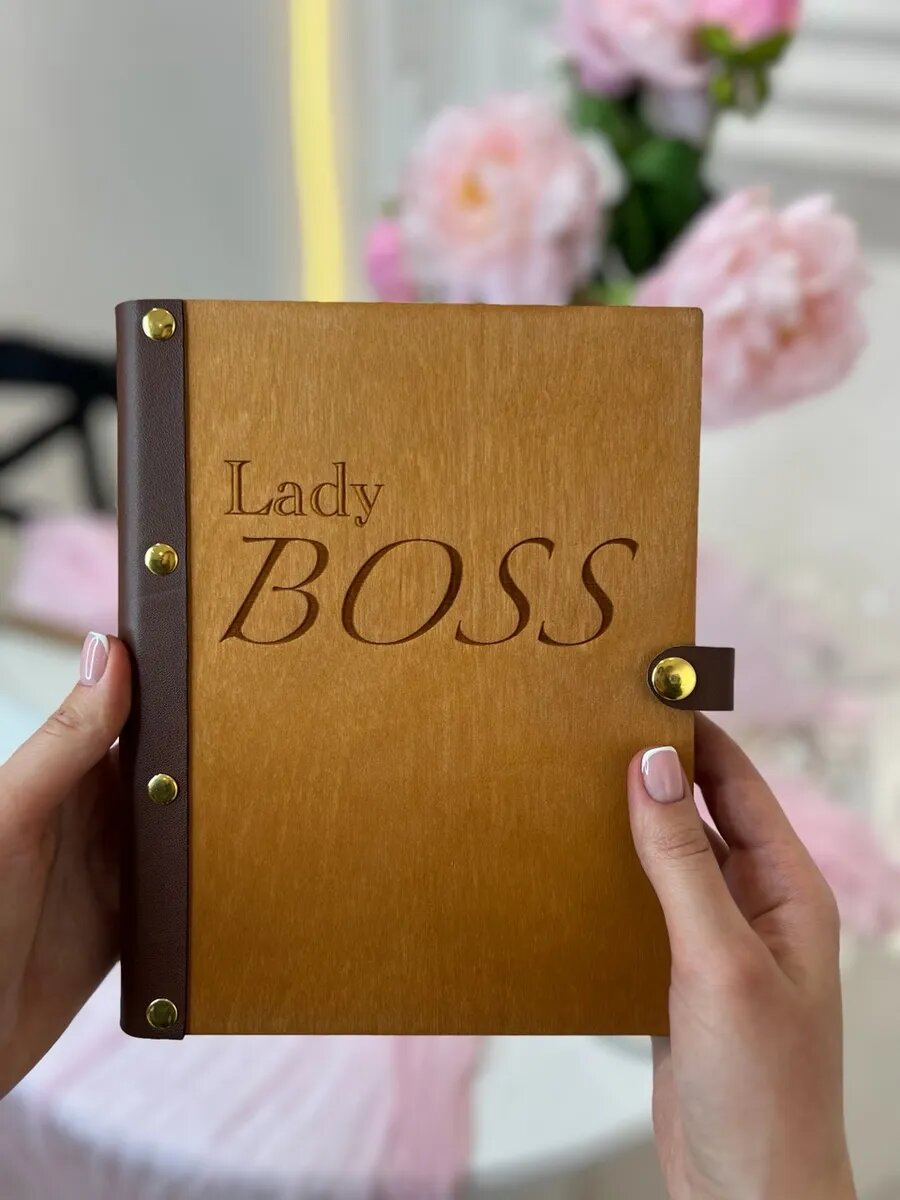 Ежедневник деревянный ручной работы Леди Босс