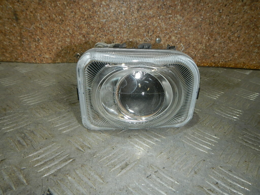 Б/У Фара противотуманная левая, Subaru (Субару)-LEGACY (B12) (98-03) SUBARU LEGACY (B12) (98-03) 00- Разводы на стекле. 6...