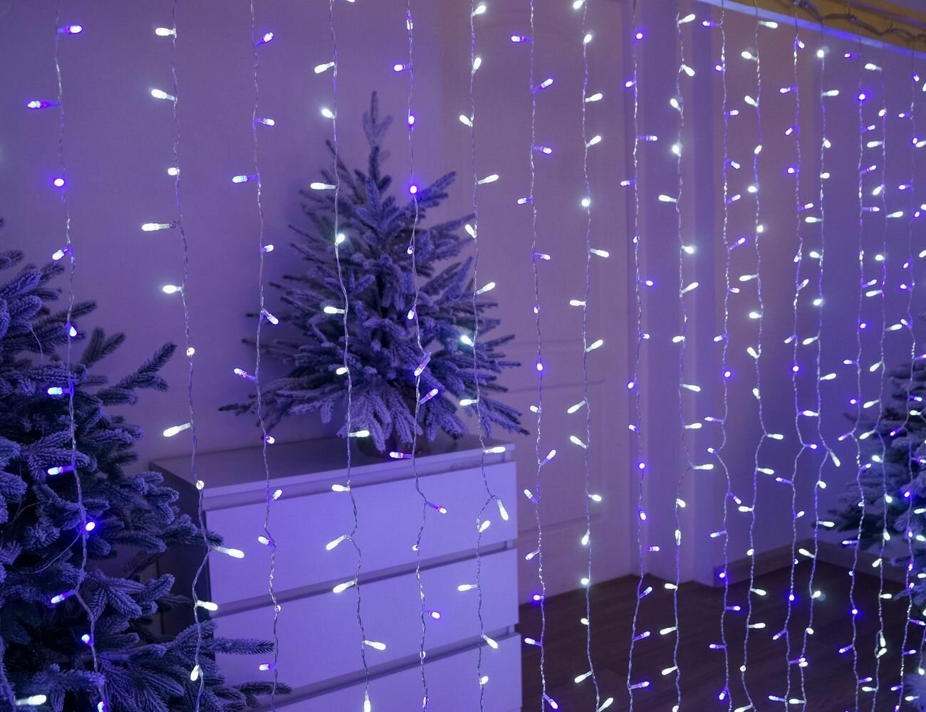 Светодиодный дождь 2.4*1.5 м, 500 холодных белых/синих LED ламп, прозрачный ПВХ, соединяемый, IP44, SNOWHOUSE OLDCL500-BW-E