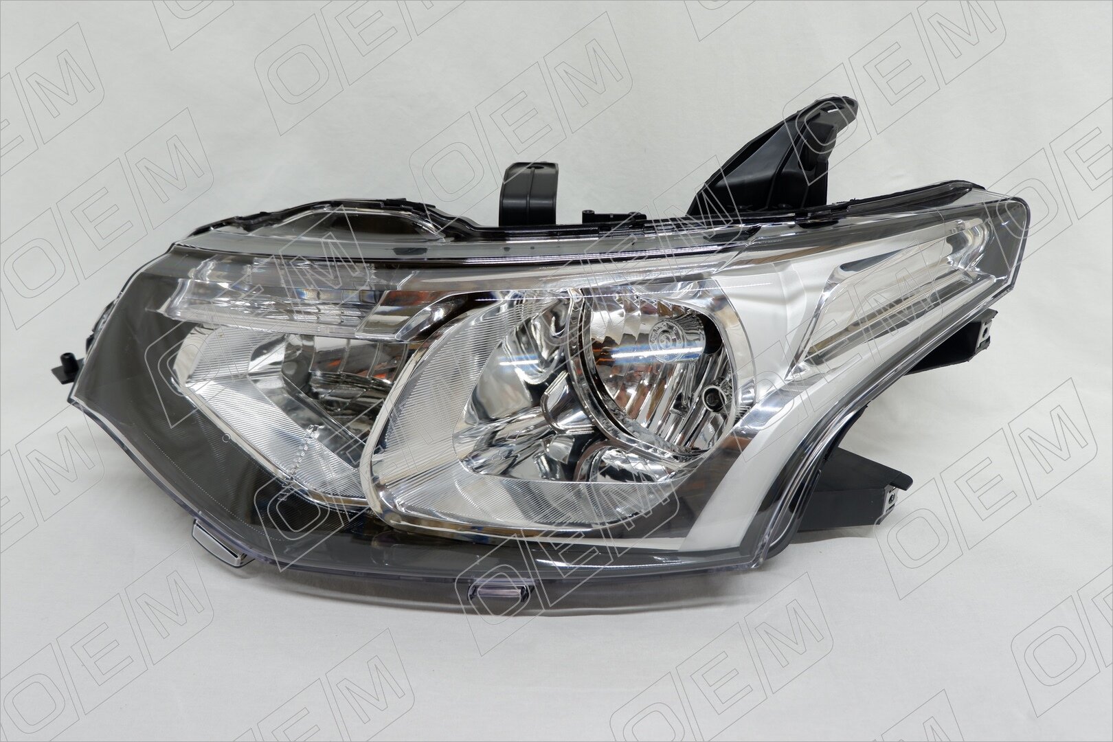 Фара левая Mitsubishi Outlander 3 2012-2015, галог