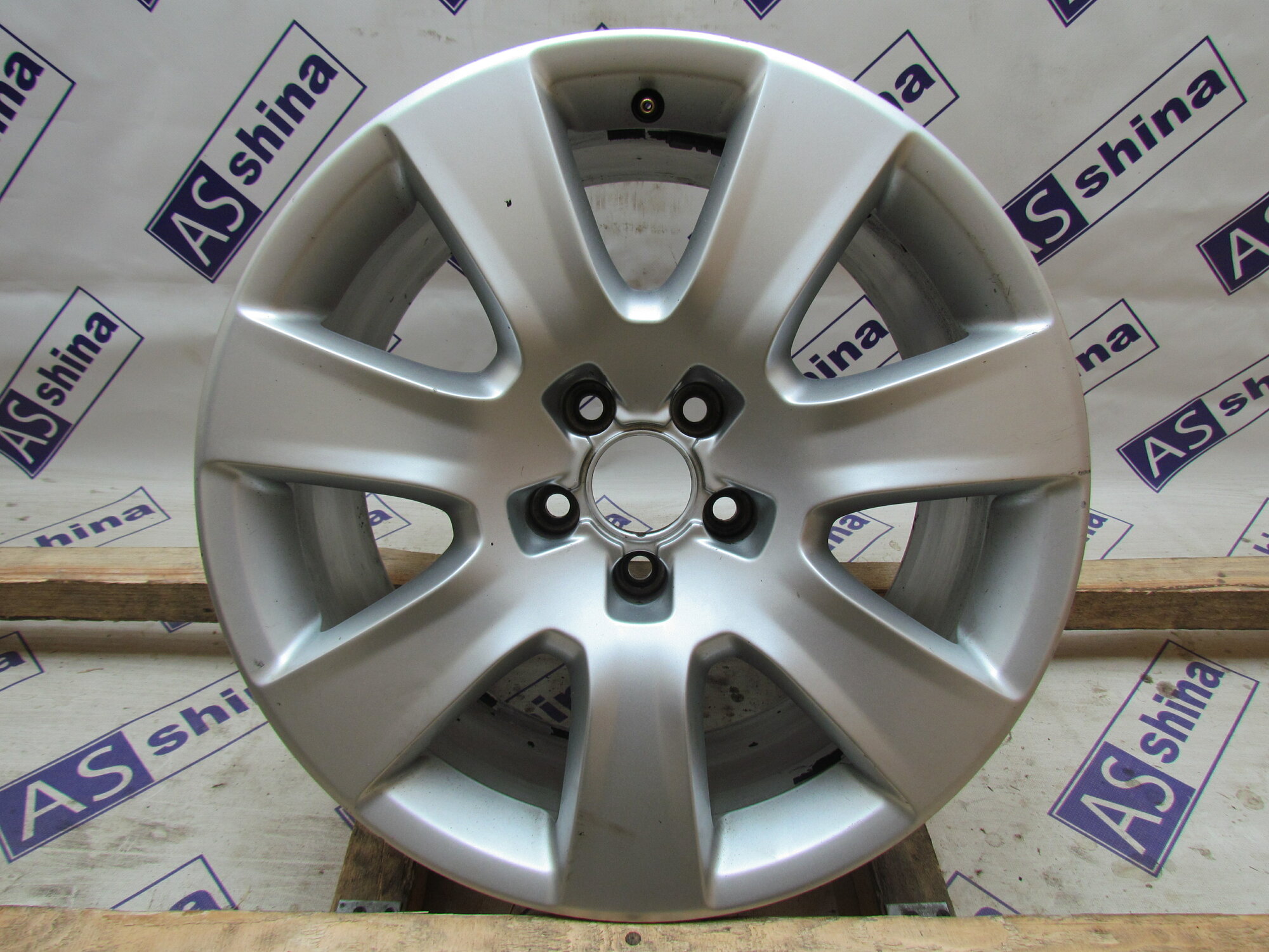 Колесный диск Audi R18 8J ET28 5*112 DIA66.6 (оригинал) 0023755