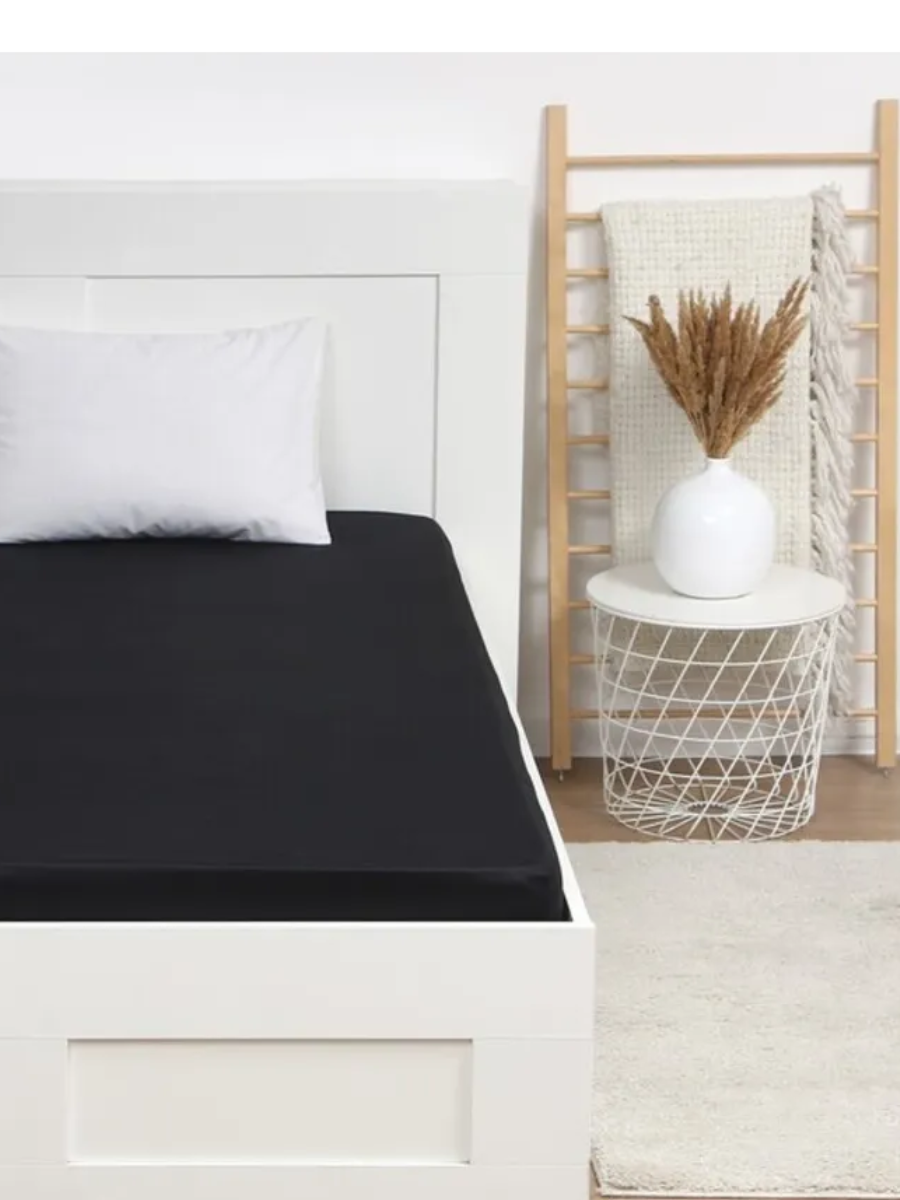 Простыня на резинке 160х200 см, черный, 100% хлопок