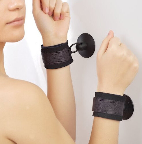 Наручники Sitabella с присоской неопрен чёрные для фиксации и комфорта