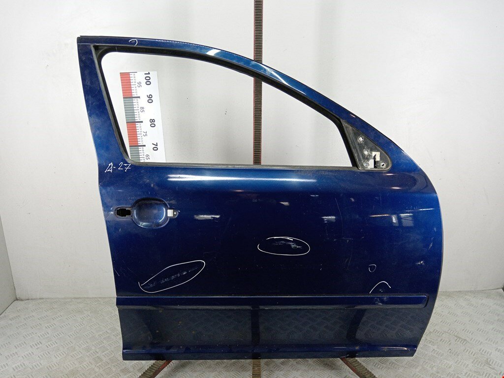 Дверь передняя правая Skoda Octavia 1Z 1Z0831056 арт. 2224436