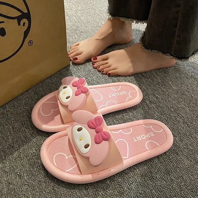 Шлепанцы Sanrio Y2k женские с мультипликационным мелодией Kuromi Cinnamoroll, летние домашние модные милые шлепанцы, нескользящая обувь на плоской подошве